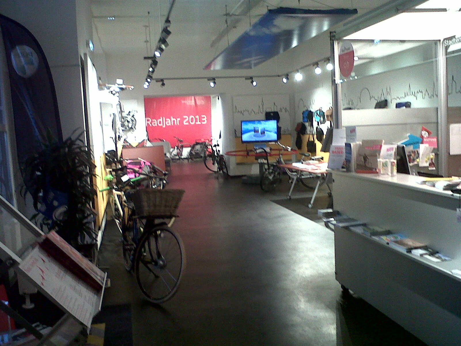 A quick return visit to Vienna. Cycling promotion at the FahrRadhaus ...